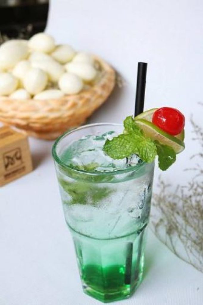 Soda Táo - Mì cay Naga Thủ Đức